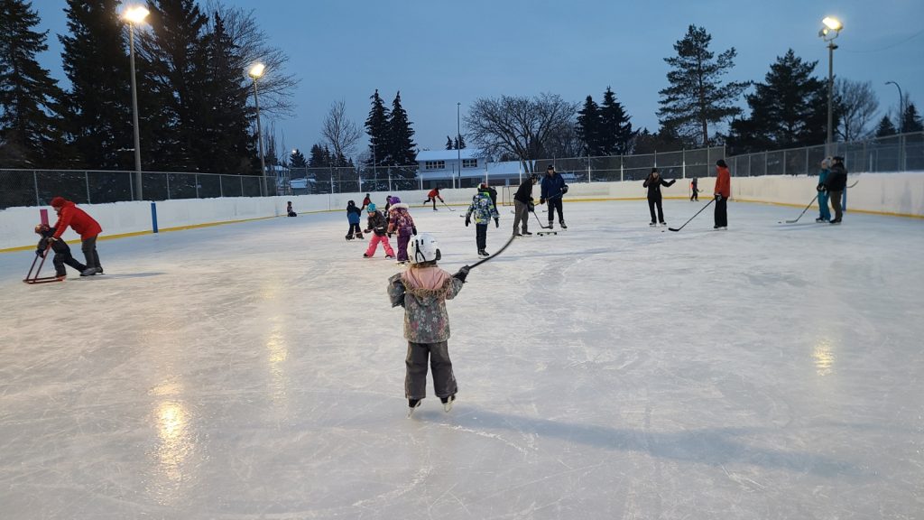 RIVERBEND RINKS – Riverbend Community League